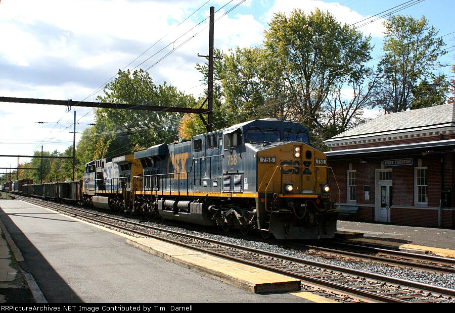 CSX 758 on Q438